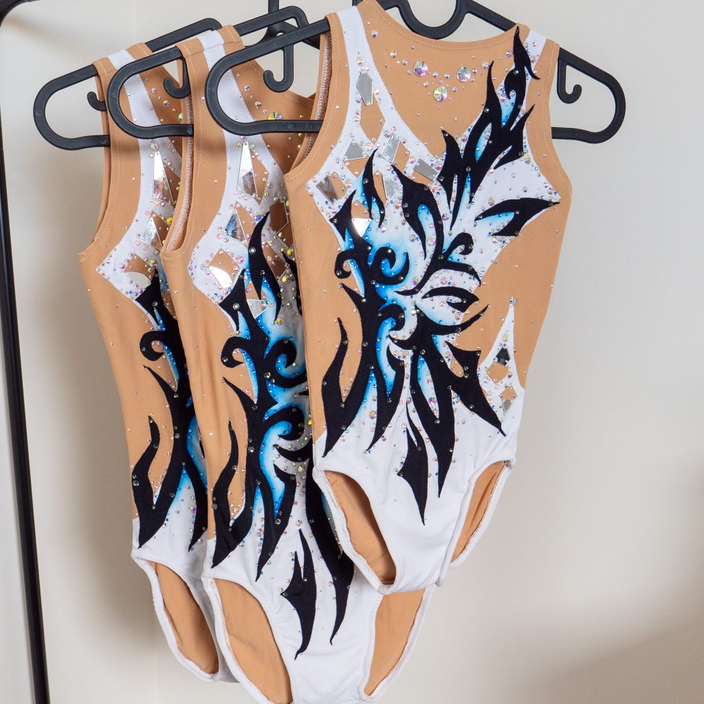#H420 - 28, 32, 32 - Derivative Leotards